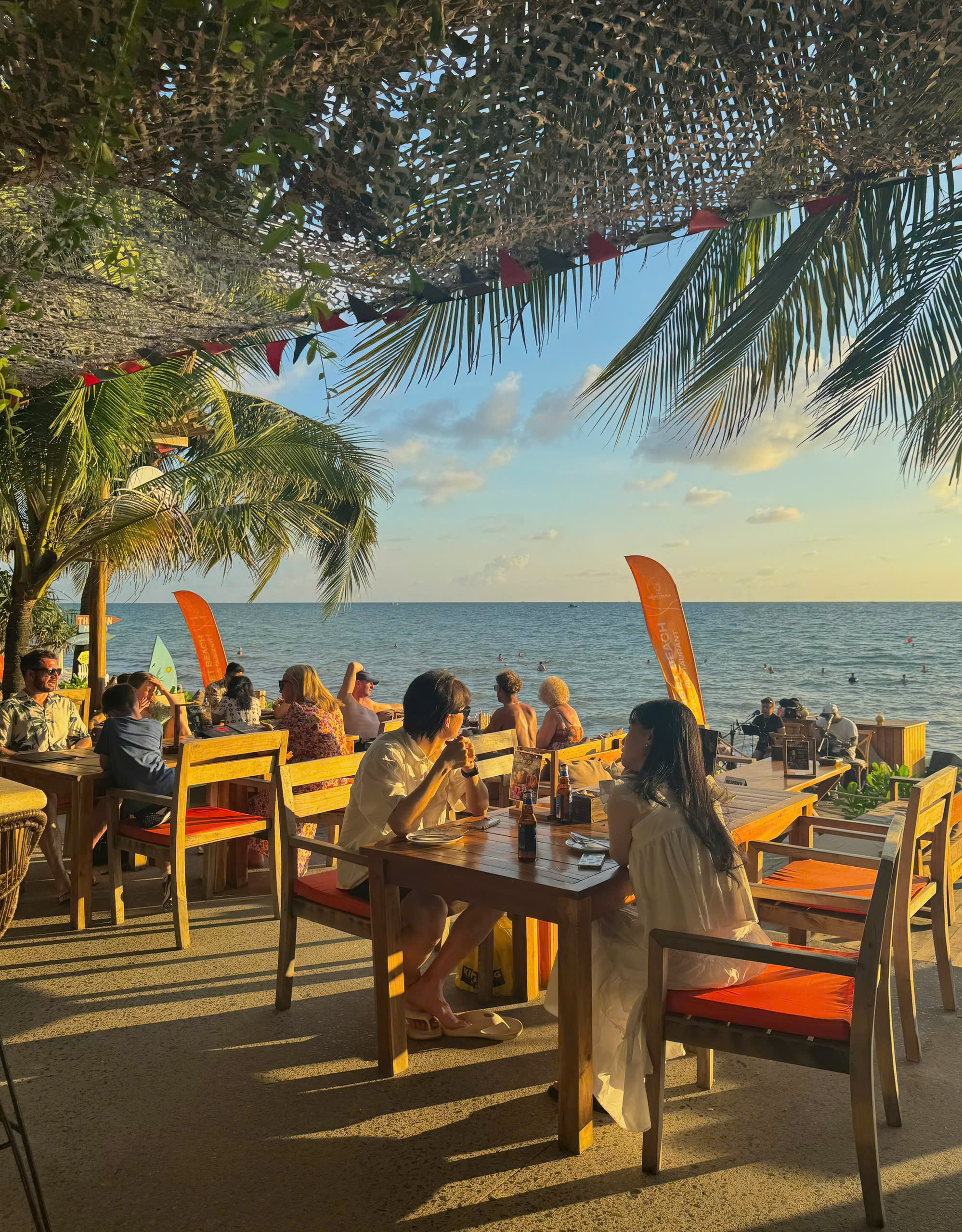 SUNSET BEACH BAR & RESTAURANT